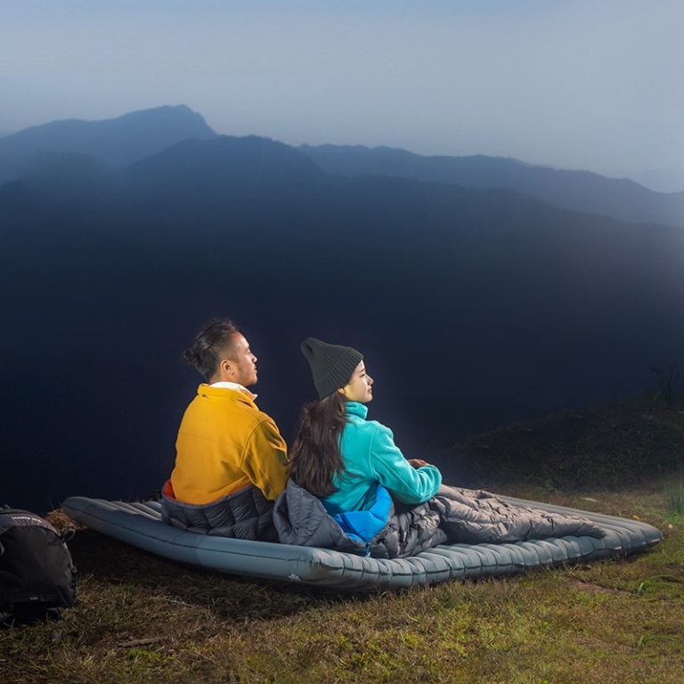 Cold resistant sleeping bag for adults